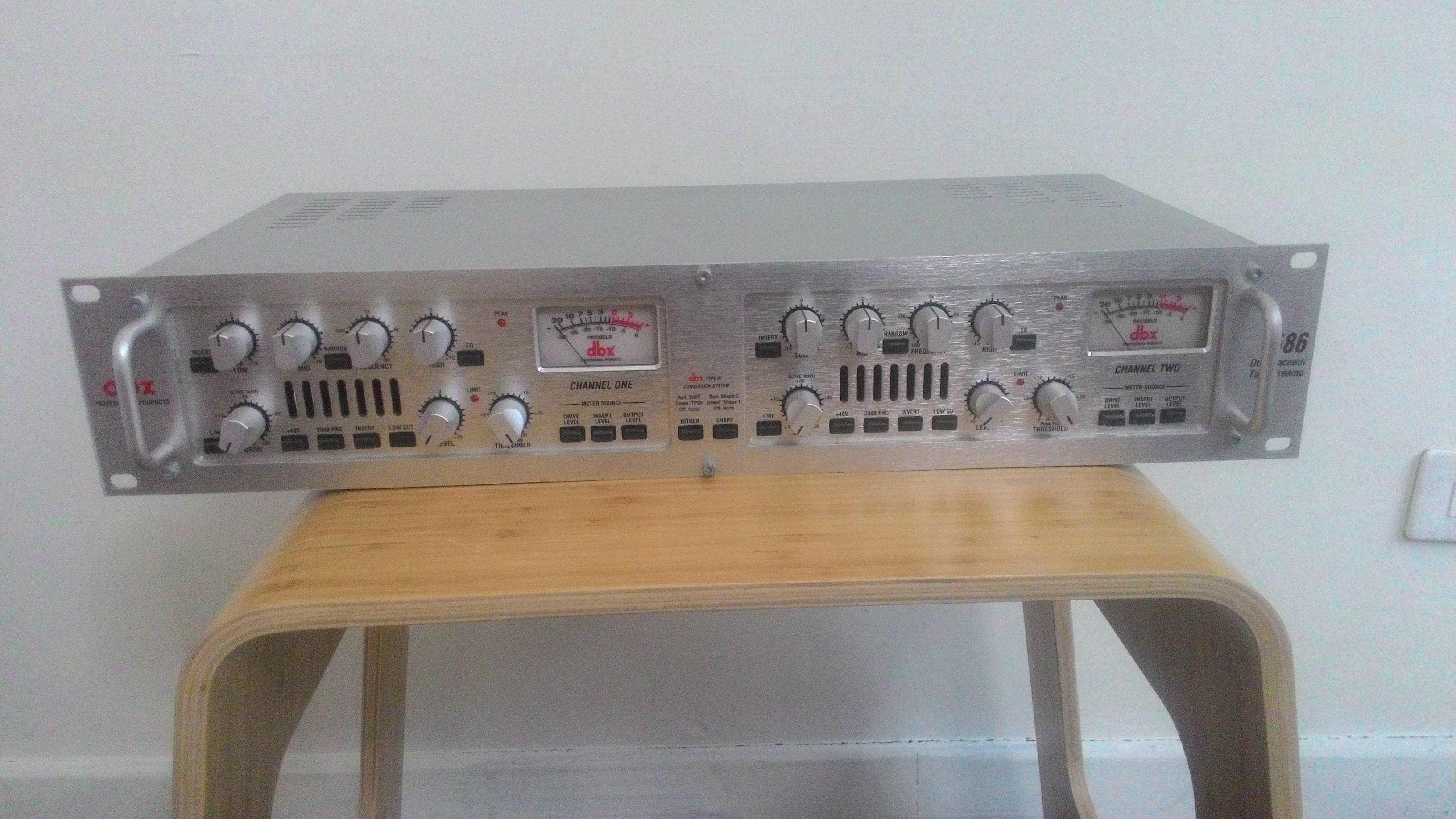 DBX 586 真空管多功能 雙軌麥克風前級(MICPRE 內含EQ LIMITER) - 二手樂器 | DigiLog 聲響實驗室