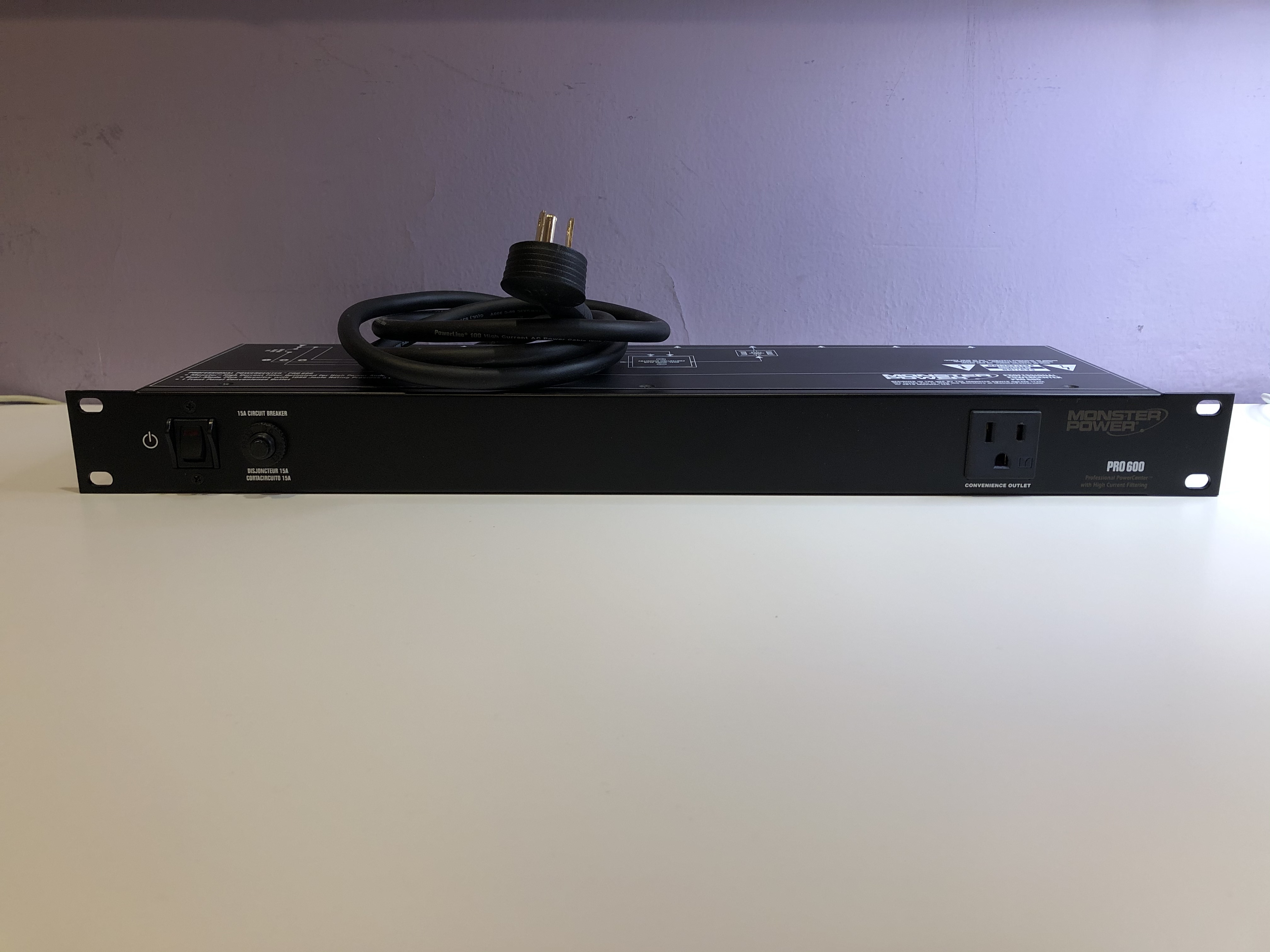 Monster Power Pro 600 機櫃型 、電源濾波、美國品牌、9組插座 PDU 附開關 - - DigiLog 聲響實驗室