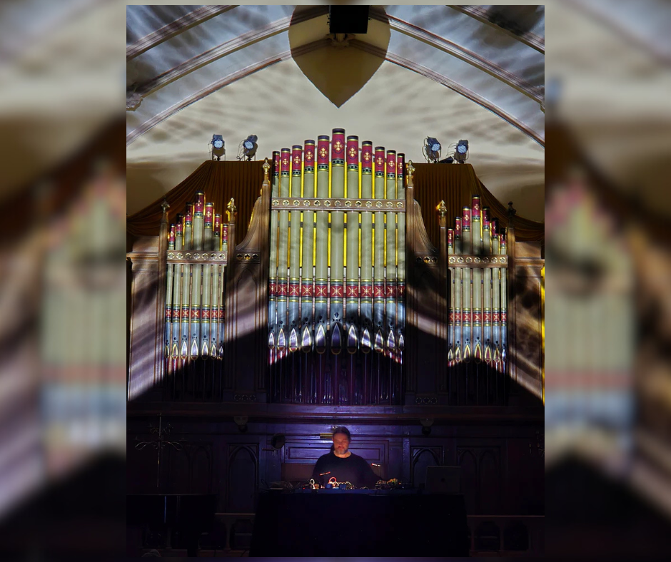 從合成器到耳機的跨界魔法──Alessandro Cortini - DigiLog 聲響實驗室