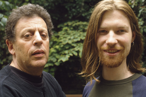 20 年前 Aphex Twin 竟然曾和 Philip Glass 合作過！ - DigiLog 聲響實驗室